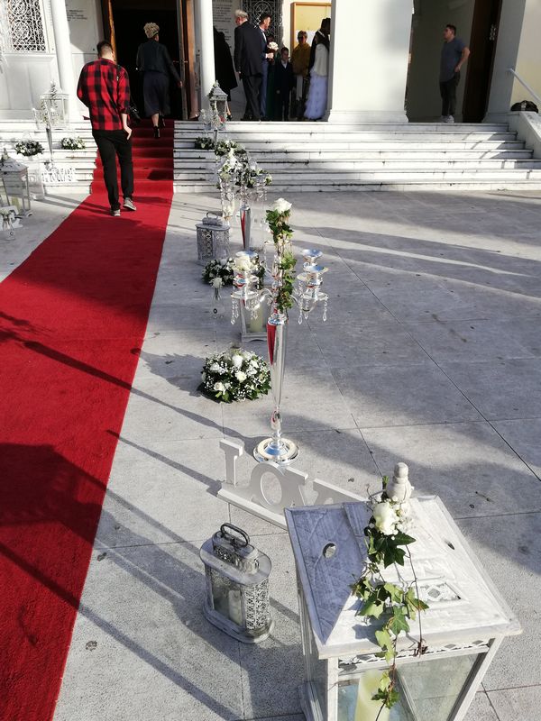 Στολισμός γάμου με μεγάλα κηροπήγια - Ανθοπωλείο flowers4wedding ...