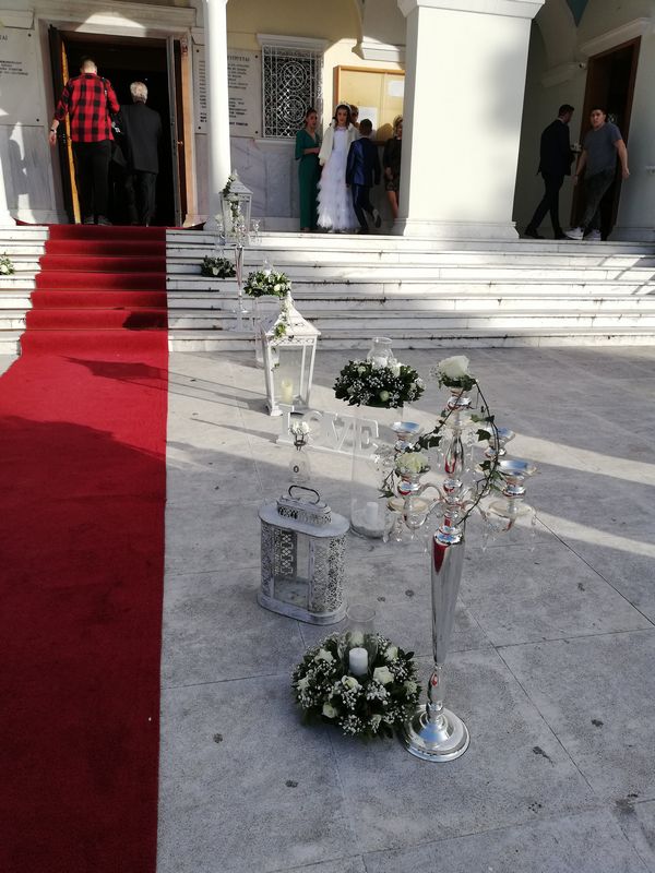 Στολισμός γάμου με μεγάλα κηροπήγια - Ανθοπωλείο flowers4wedding ...